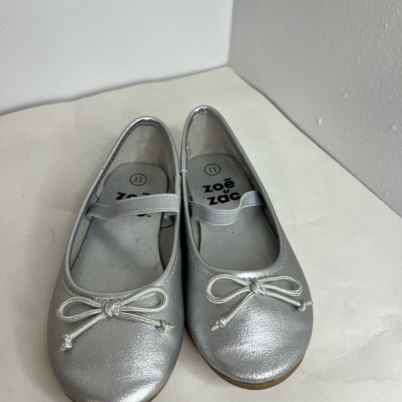 Zoe & Zac | Shoes | Zoe Zac Kids Dress Shoes Skid Resistant Silver Flat ...